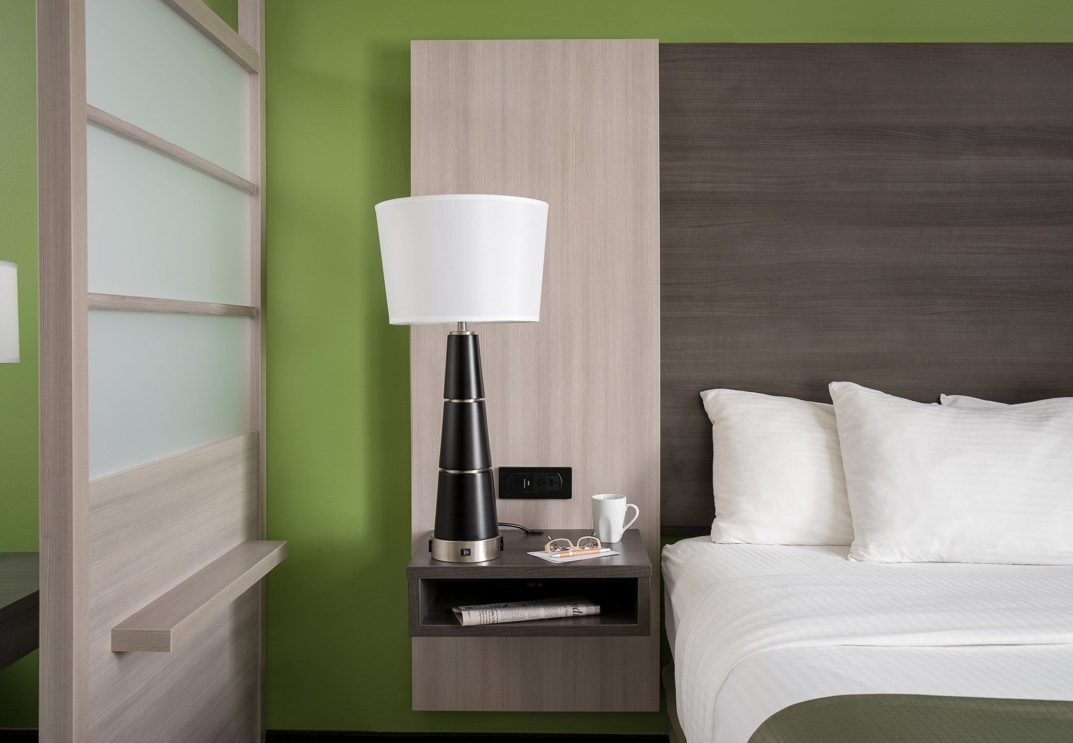 Best Hotel Room Design Tips For Small Hotel Rooms best-hotel-room-design-tips-for-small-hotel-rooms